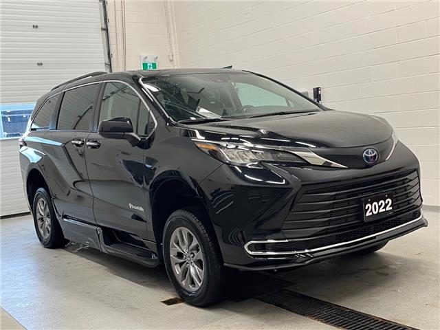 2022 Toyota Sienna XLE 8-Passenger Braun XL Lowered Floor Conversion at ...