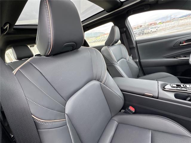 2026 Toyota Crown Signia Limited SUNROOF / WIRELESS CHARGING / REAR ...